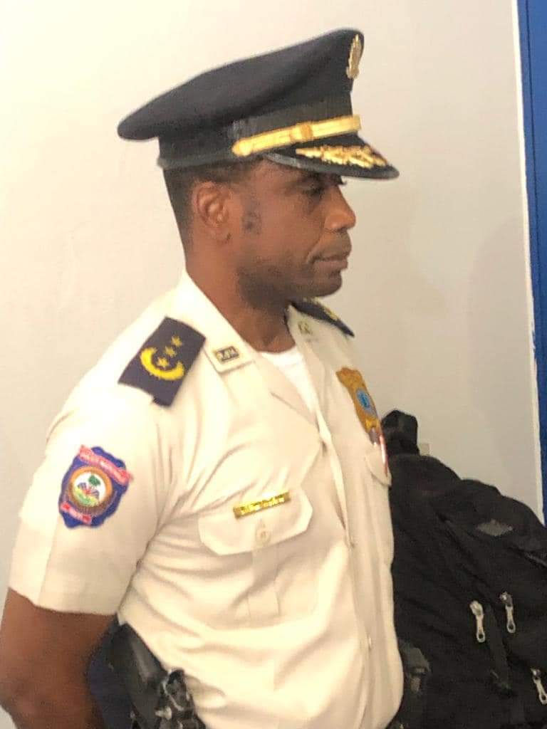 Haïti : Installation de Mackenzy Jean Noël à la tête du Commissariat du ...